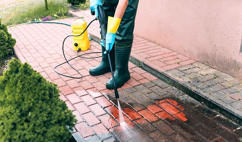 Pressure Washing Safety: How to Avoid A Pressure Washer Injury